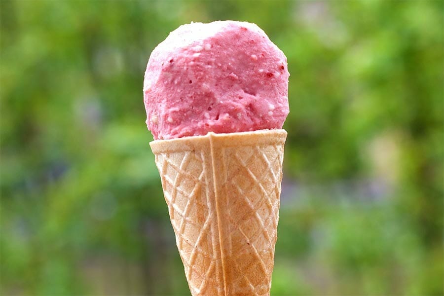 Glace fraise raffaello au Thermomix - Cookomix