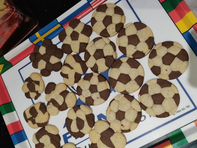 Biscuits ballon de foot au Thermomix - Cookomix